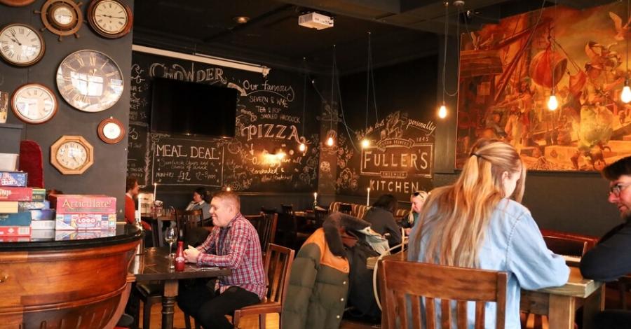 O que é pub e como funciona este tipo de negócio? | Goomer